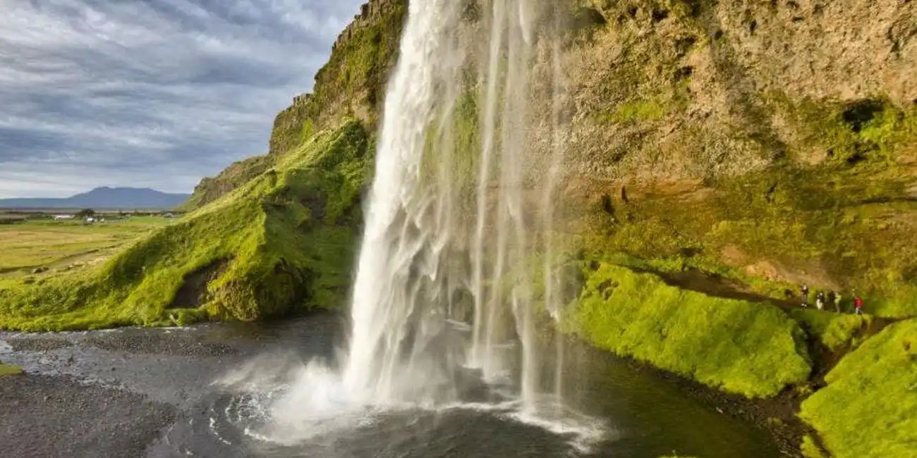 Vik, Cascada de Skógafoss y Arena Negra del Sur de Islandia: Visita ...
